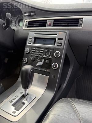 Grey Volvo S80 2007 in Jekabpils, with an engine capacity of 2.40 L and mileage of 345 thousand km for 3300 €, photo 13 on AUTOMOTO.COM.LV