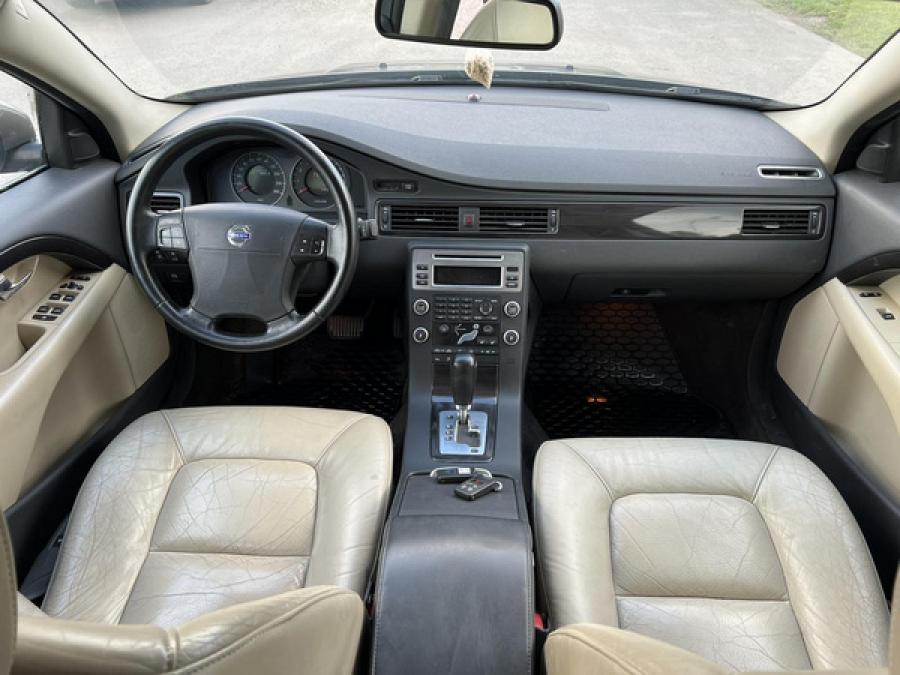 Grey Volvo S80 2007 in Narva, with an engine capacity of 3.20 L and mileage of 209 thousand km for 2999 €, photo 10 on AUTOMOTO.COM.LV