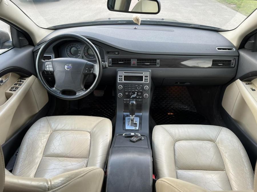 Grey Volvo S80 2007 in Narva, with an engine capacity of 3.20 L and mileage of 209 thousand km for 2999 €, photo 20 on AUTOMOTO.COM.LV