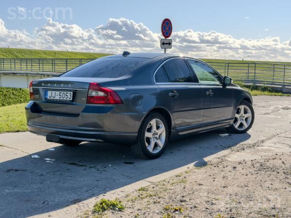 Grey Volvo S80 2007 in Ogre, with an engine capacity of 2.40 L and mileage of 265 thousand km for 4000 €, photo 3 on AUTOMOTO.COM.LV