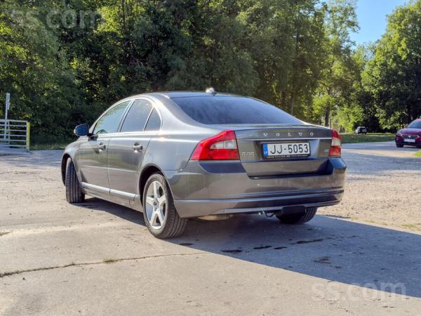 Grey Volvo S80 2007 in Ogre, with an engine capacity of 2.40 L and mileage of 265 thousand km for 4000 €, photo 4 on AUTOMOTO.COM.LV