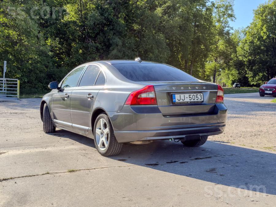 Pelēks Volvo S80 2007 Ogre, ar dzinēja tilpumu 2.40 L un nobraukumu 265 tūkst. km par 4000 €, foto 5 vietnē AUTOMOTO.COM.LV
