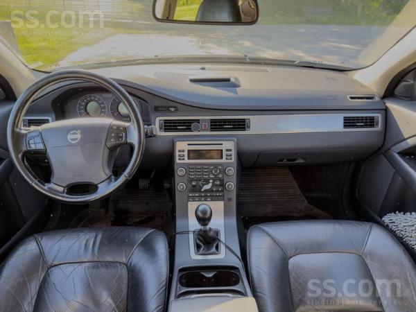 Grey Volvo S80 2007 in Ogre, with an engine capacity of 2.40 L and mileage of 265 thousand km for 4000 €, photo 5 on AUTOMOTO.COM.LV