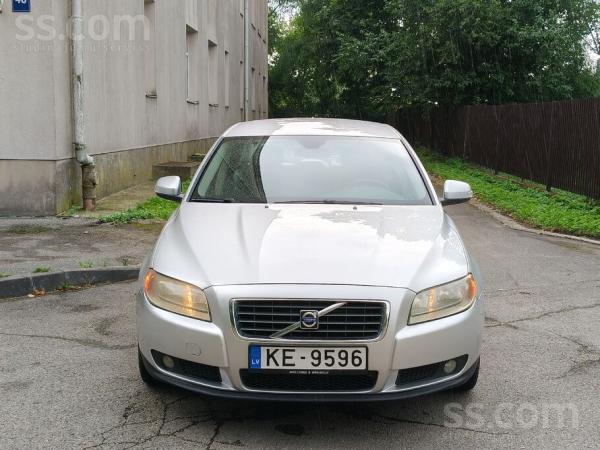 Grey Volvo S80 2007 in Riga, with an engine capacity of 2.40 L and mileage of 278 thousand km for 2750 €, photo 5 on AUTOMOTO.COM.LV