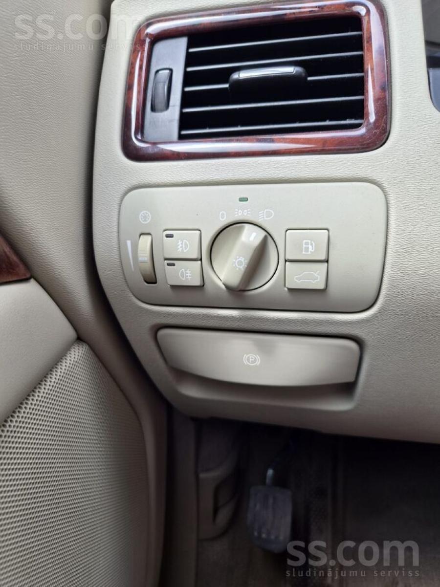Pelēks Volvo S80 2007 Rīga, ar dzinēja tilpumu 2.40 L un nobraukumu 286 tūkst. km par 3900 €, foto 18 vietnē AUTOMOTO.COM.LV
