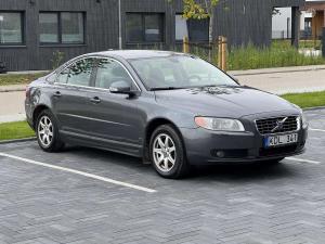 Grey Volvo S80 2007 in Klaipeda, with an engine capacity of 2.52 L and mileage of 369 thousand km for 1450 €, photo  on AUTOMOTO.COM.LV
