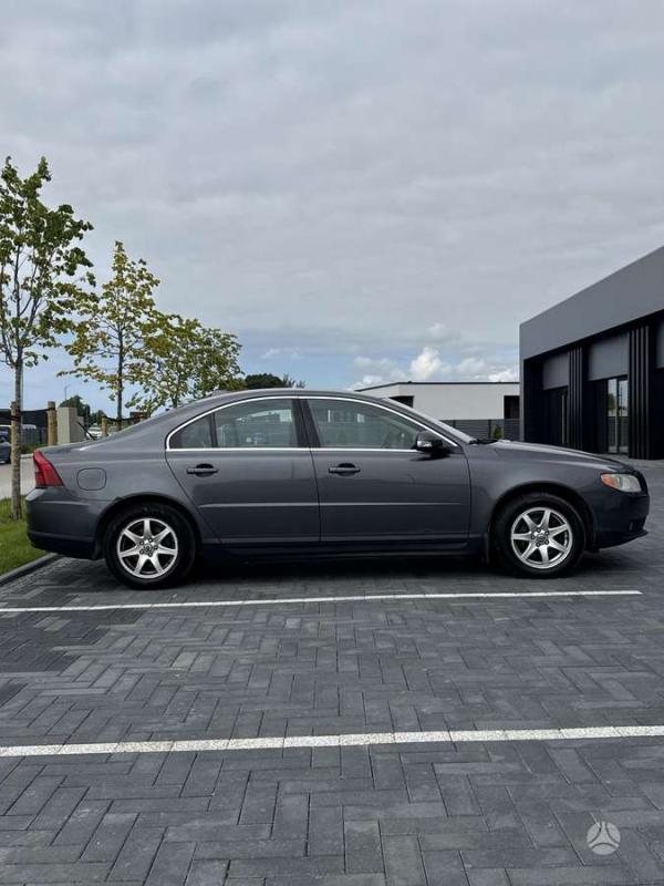 Pelēks Volvo S80 2007 Klaipėda, ar dzinēja tilpumu 2.52 L un nobraukumu 369 tūkst. km par 1450 €, foto 6 vietnē AUTOMOTO.COM.LV