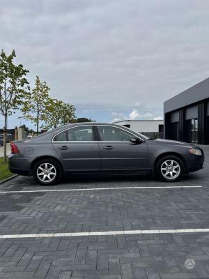 Grey Volvo S80 2007 in Klaipeda, with an engine capacity of 2.52 L and mileage of 369 thousand km for 1450 €, photo 7 on AUTOMOTO.COM.LV