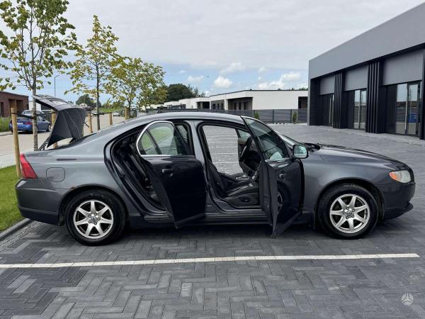 Pelēks Volvo S80 2007 Klaipėda, ar dzinēja tilpumu 2.52 L un nobraukumu 369 tūkst. km par 1450 €, foto 7 vietnē AUTOMOTO.COM.LV