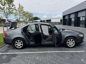 Grey Volvo S80 2007 in Klaipeda, with an engine capacity of 2.52 L and mileage of 369 thousand km for 1450 €, photo 8 on AUTOMOTO.COM.LV
