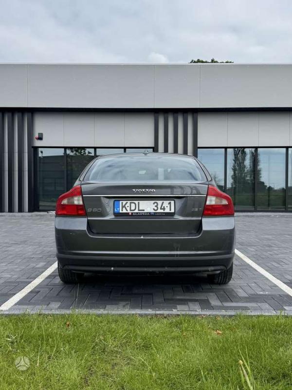 Pelēks Volvo S80 2007 Klaipėda, ar dzinēja tilpumu 2.52 L un nobraukumu 369 tūkst. km par 1450 €, foto 10 vietnē AUTOMOTO.COM.LV