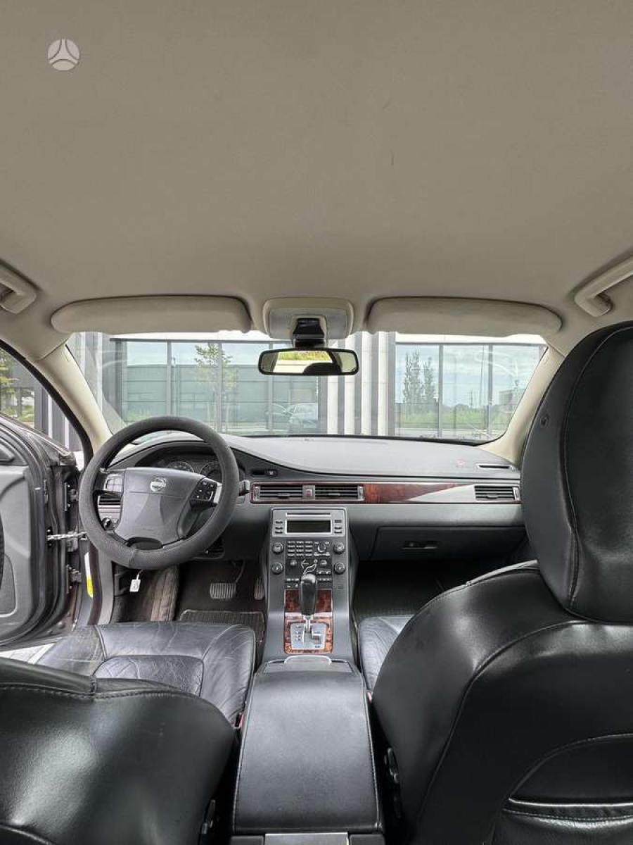 Grey Volvo S80 2007 in Klaipeda, with an engine capacity of 2.52 L and mileage of 369 thousand km for 1450 €, photo 16 on AUTOMOTO.COM.LV
