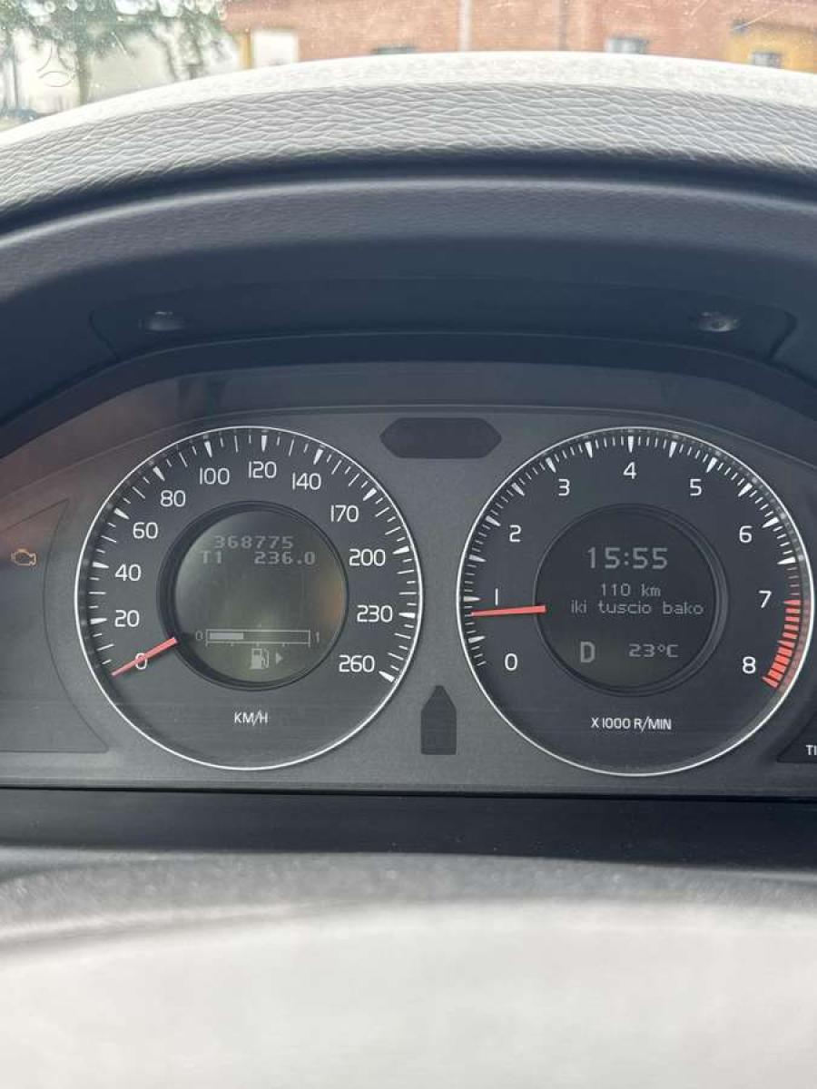 Grey Volvo S80 2007 in Klaipeda, with an engine capacity of 2.52 L and mileage of 369 thousand km for 1450 €, photo 17 on AUTOMOTO.COM.LV
