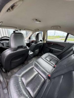 Grey Volvo S80 2007 in Klaipeda, with an engine capacity of 2.52 L and mileage of 369 thousand km for 1450 €, photo 19 on AUTOMOTO.COM.LV