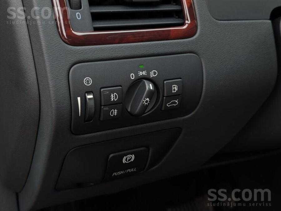 Grey Volvo S80 2007 in Jurmala, with an engine capacity of 3.20 L and mileage of 0 thousand km for 5950 €, photo 33 on AUTOMOTO.COM.LV