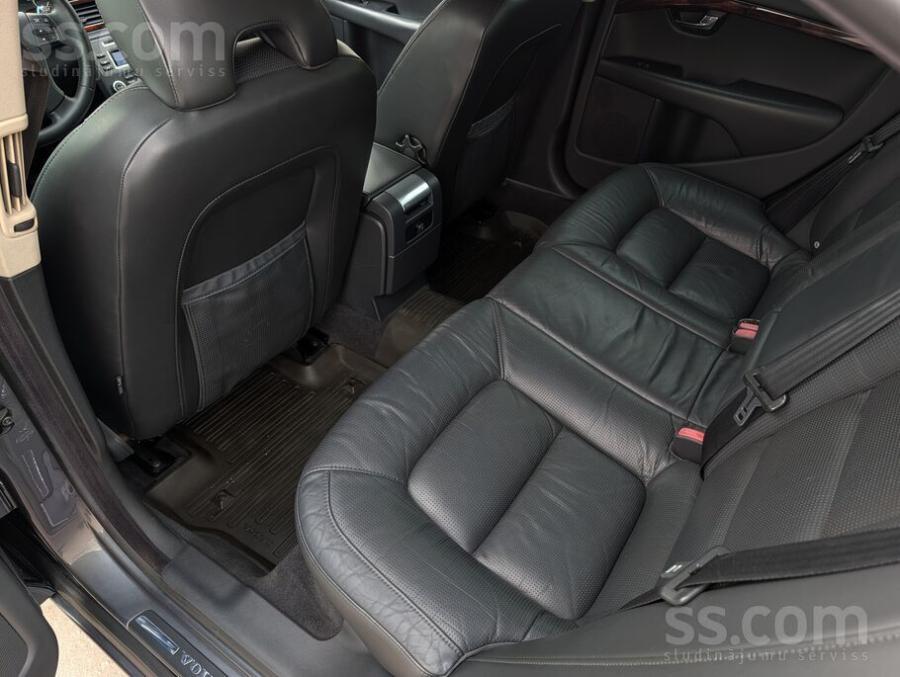 Grey Volvo S80 2007 in Jurmala, with an engine capacity of 3.20 L and mileage of 0 thousand km for 5950 €, photo 35 on AUTOMOTO.COM.LV