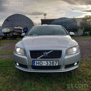 Grey Volvo S80 2007 in Riga, with an engine capacity of 2.40 L and mileage of 424 thousand km for 2700 €, photo 4 on AUTOMOTO.COM.LV