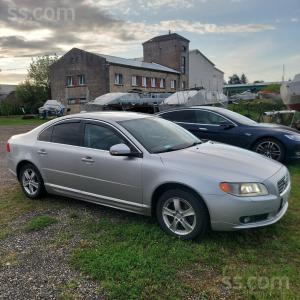 Grey Volvo S80 2007 in Riga, with an engine capacity of 2.40 L and mileage of 424 thousand km for 2700 €, photo 5 on AUTOMOTO.COM.LV