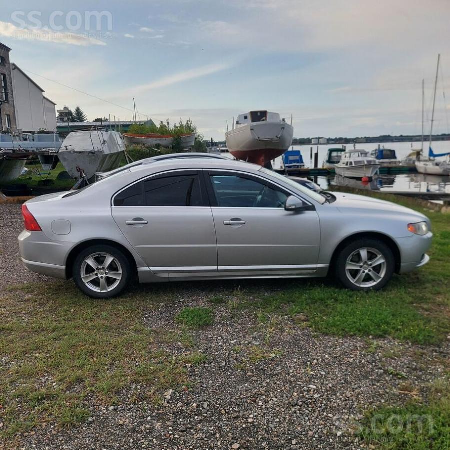 Grey Volvo S80 2007 in Riga, with an engine capacity of 2.40 L and mileage of 424 thousand km for 2700 €, photo 6 on AUTOMOTO.COM.LV