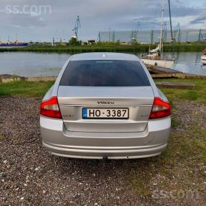 Grey Volvo S80 2007 in Riga, with an engine capacity of 2.40 L and mileage of 424 thousand km for 2700 €, photo 8 on AUTOMOTO.COM.LV