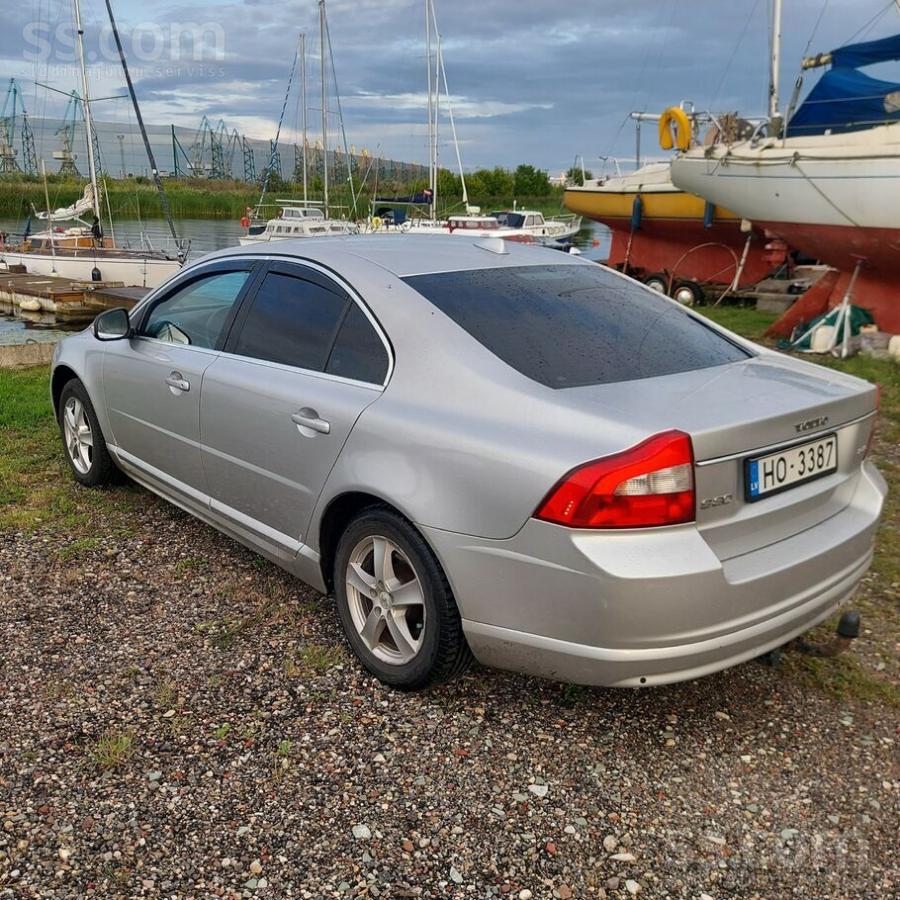 Grey Volvo S80 2007 in Riga, with an engine capacity of 2.40 L and mileage of 424 thousand km for 2700 €, photo 9 on AUTOMOTO.COM.LV