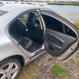 Grey Volvo S80 2007 in Riga, with an engine capacity of 2.40 L and mileage of 424 thousand km for 2700 €, photo 11 on AUTOMOTO.COM.LV