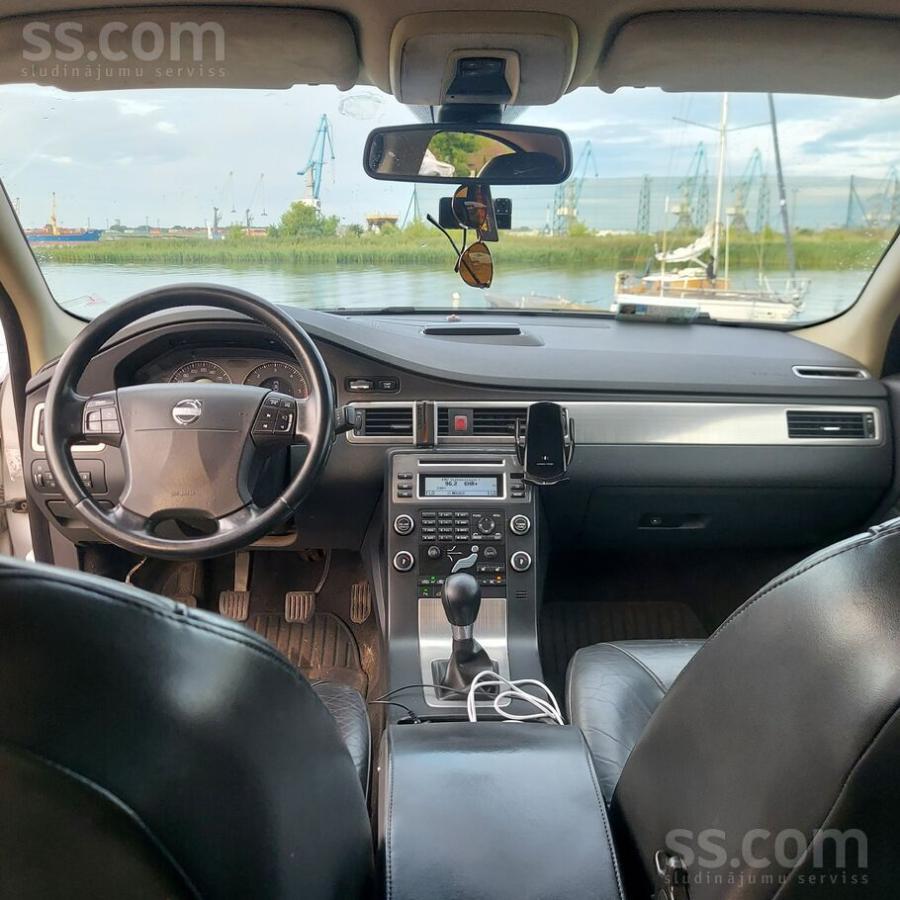 Grey Volvo S80 2007 in Riga, with an engine capacity of 2.40 L and mileage of 424 thousand km for 2700 €, photo 12 on AUTOMOTO.COM.LV