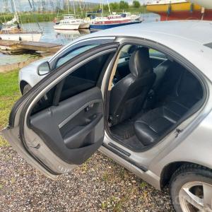 Grey Volvo S80 2007 in Riga, with an engine capacity of 2.40 L and mileage of 424 thousand km for 2700 €, photo 14 on AUTOMOTO.COM.LV