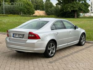 Grey Volvo S80 2007 in Riga, with an engine capacity of 2.40 L and mileage of 0 thousand km for 1990 €, photo 6 on AUTOMOTO.COM.LV