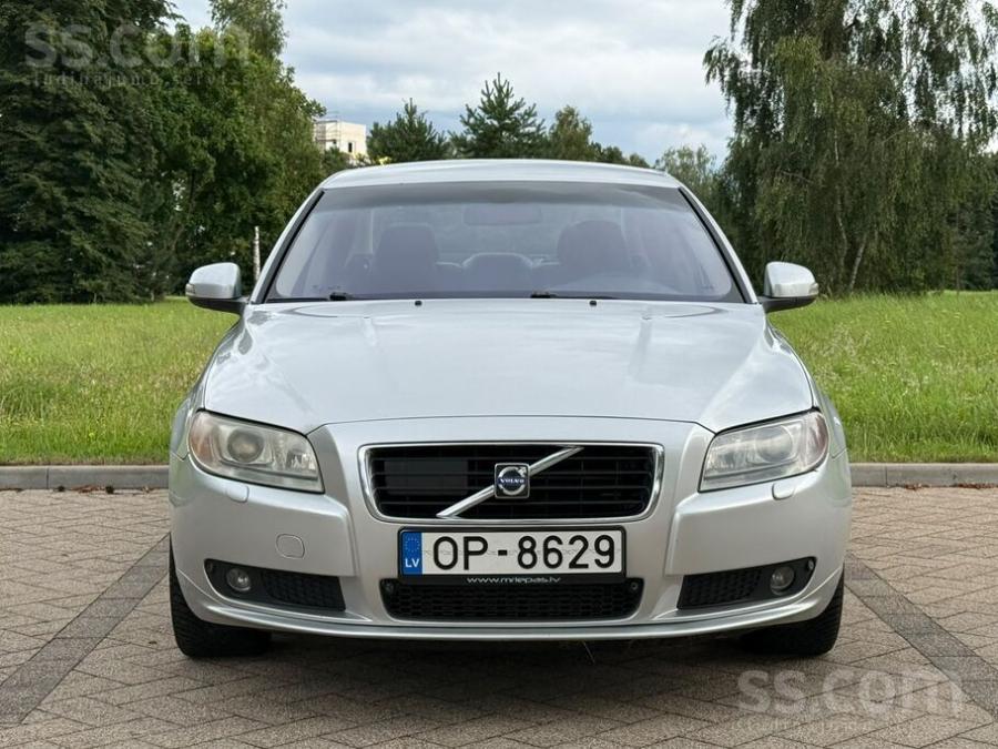 Grey Volvo S80 2007 in Riga, with an engine capacity of 2.40 L and mileage of 0 thousand km for 1990 €, photo 7 on AUTOMOTO.COM.LV