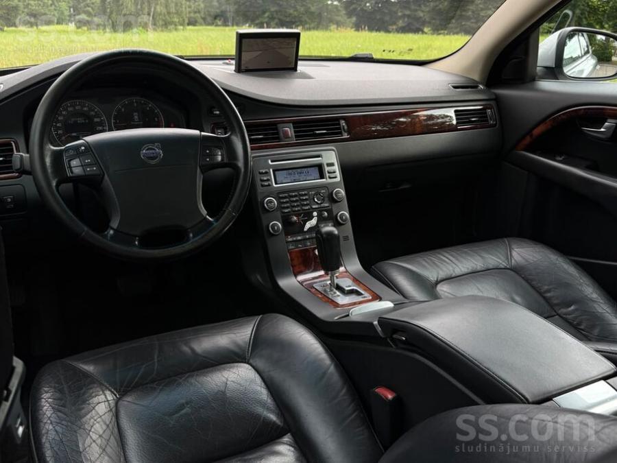 Grey Volvo S80 2007 in Riga, with an engine capacity of 2.40 L and mileage of 0 thousand km for 1990 €, photo 10 on AUTOMOTO.COM.LV