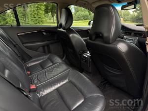 Grey Volvo S80 2007 in Riga, with an engine capacity of 2.40 L and mileage of 0 thousand km for 1990 €, photo 12 on AUTOMOTO.COM.LV
