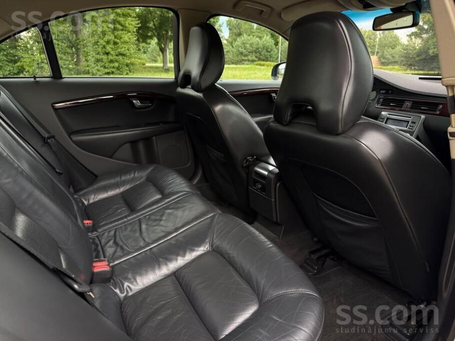Grey Volvo S80 2007 in Riga, with an engine capacity of 2.40 L and mileage of 0 thousand km for 1990 €, photo 12 on AUTOMOTO.COM.LV