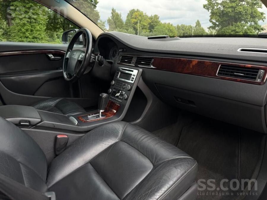 Grey Volvo S80 2007 in Riga, with an engine capacity of 2.40 L and mileage of 0 thousand km for 1990 €, photo 13 on AUTOMOTO.COM.LV