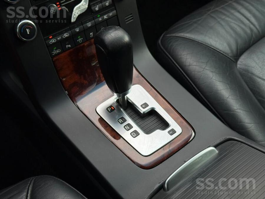 Grey Volvo S80 2007 in Riga, with an engine capacity of 2.40 L and mileage of 0 thousand km for 1990 €, photo 17 on AUTOMOTO.COM.LV