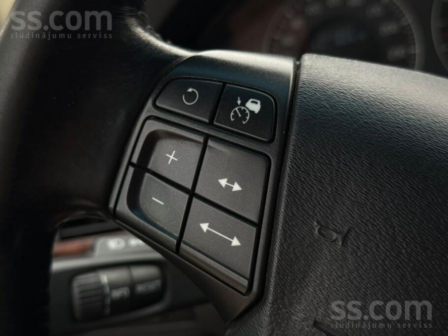 Grey Volvo S80 2007 in Riga, with an engine capacity of 2.40 L and mileage of 0 thousand km for 1990 €, photo 18 on AUTOMOTO.COM.LV