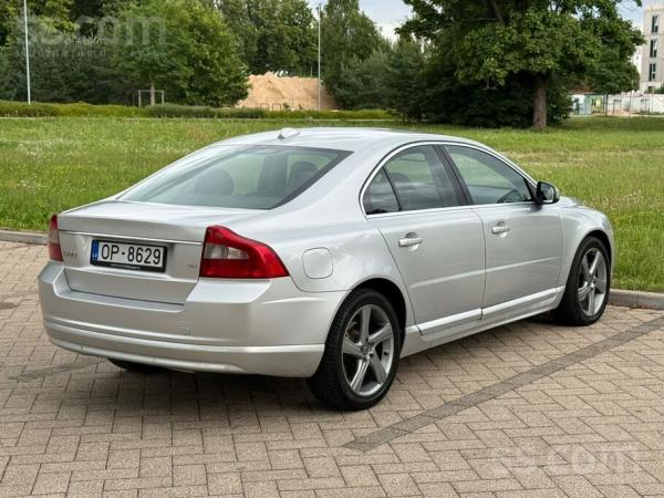 Pelēks Volvo S80 2007 Rīga, ar dzinēja tilpumu 2.40 L un nobraukumu 0 tūkst. km par 1990 €, foto 5 vietnē AUTOMOTO.COM.LV