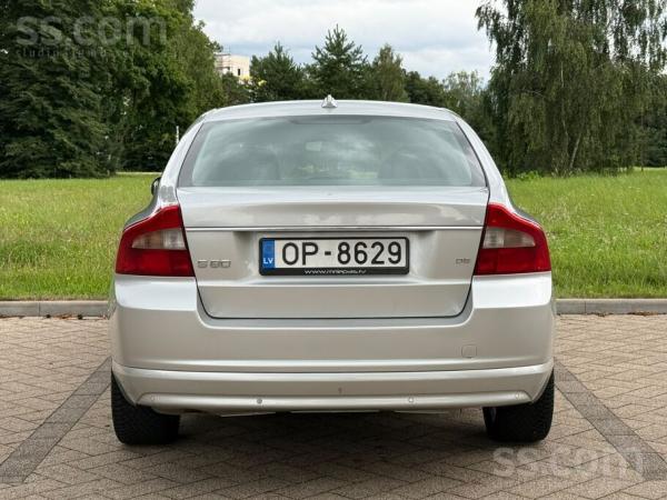 Pelēks Volvo S80 2007 Rīga, ar dzinēja tilpumu 2.40 L un nobraukumu 0 tūkst. km par 1990 €, foto 7 vietnē AUTOMOTO.COM.LV