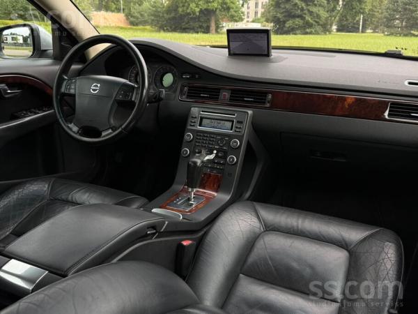 Pelēks Volvo S80 2007 Rīga, ar dzinēja tilpumu 2.40 L un nobraukumu 0 tūkst. km par 1990 €, foto 8 vietnē AUTOMOTO.COM.LV