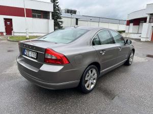 Grey Volvo S80 2007 in Klaipeda, with an engine capacity of 2.40 L and mileage of 350 thousand km for 2500 €, photo  on AUTOMOTO.COM.LV