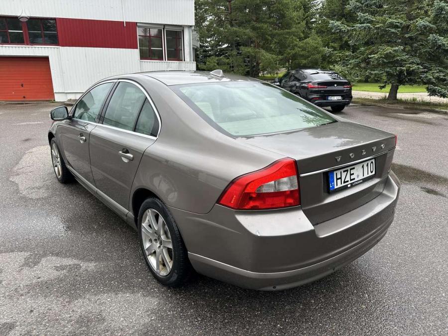Pelēks Volvo S80 2007 Klaipėda, ar dzinēja tilpumu 2.40 L un nobraukumu 350 tūkst. km par 2500 €, foto 10 vietnē AUTOMOTO.COM.LV