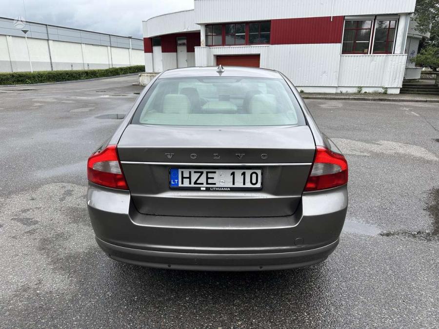 Pelēks Volvo S80 2007 Klaipėda, ar dzinēja tilpumu 2.40 L un nobraukumu 350 tūkst. km par 2500 €, foto 13 vietnē AUTOMOTO.COM.LV
