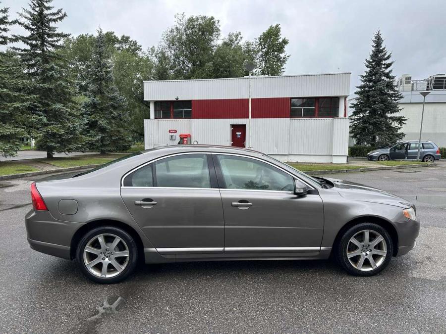 Pelēks Volvo S80 2007 Klaipėda, ar dzinēja tilpumu 2.40 L un nobraukumu 350 tūkst. km par 2500 €, foto 16 vietnē AUTOMOTO.COM.LV