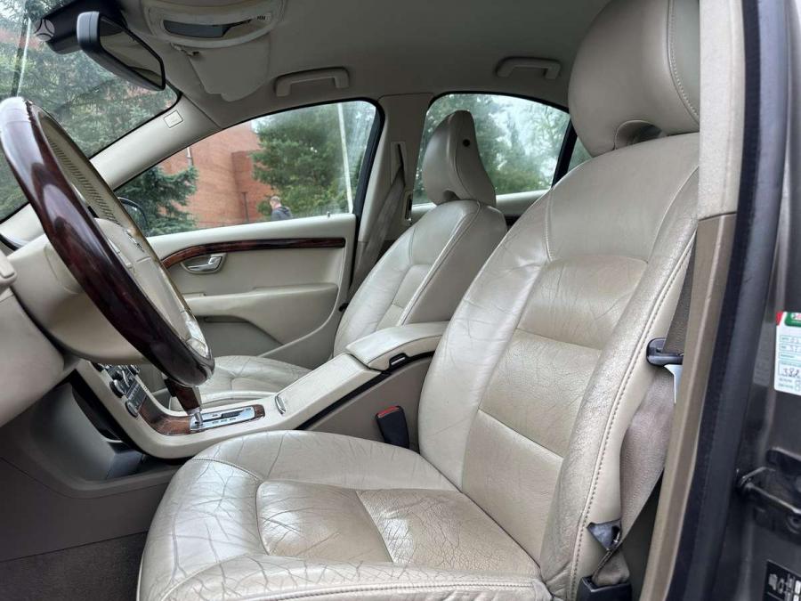 Pelēks Volvo S80 2007 Klaipėda, ar dzinēja tilpumu 2.40 L un nobraukumu 350 tūkst. km par 2500 €, foto 24 vietnē AUTOMOTO.COM.LV