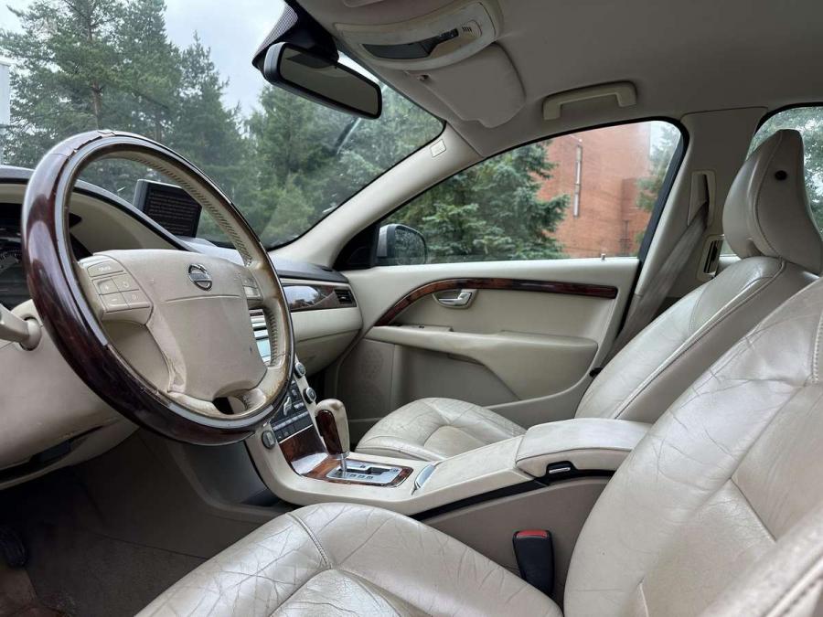 Pelēks Volvo S80 2007 Klaipėda, ar dzinēja tilpumu 2.40 L un nobraukumu 350 tūkst. km par 2500 €, foto 26 vietnē AUTOMOTO.COM.LV