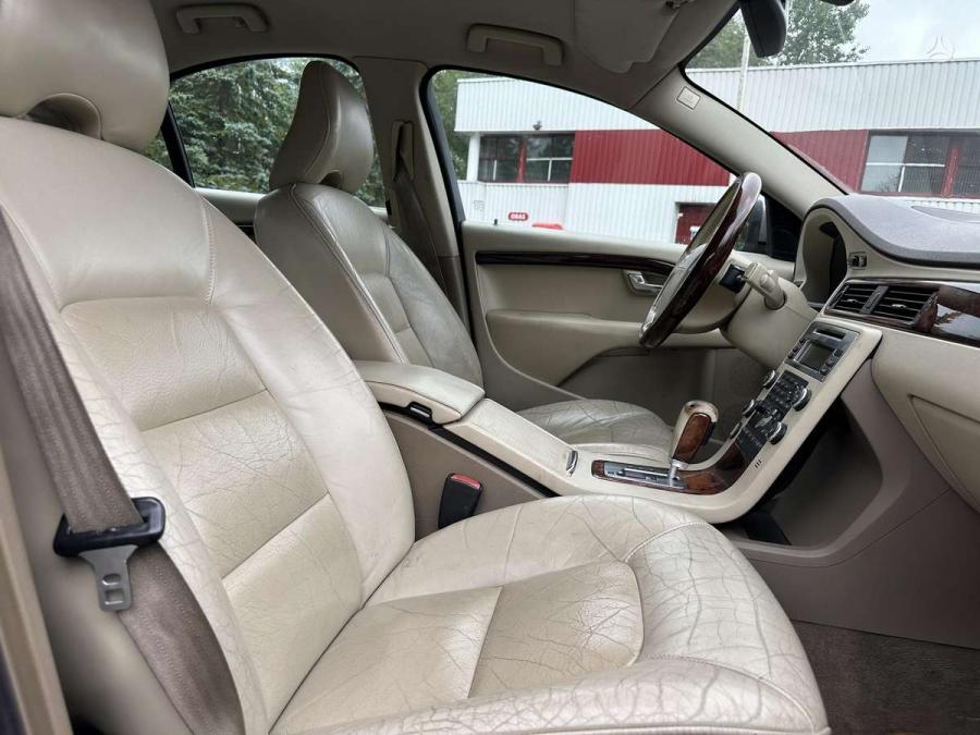 Pelēks Volvo S80 2007 Klaipėda, ar dzinēja tilpumu 2.40 L un nobraukumu 350 tūkst. km par 2500 €, foto 27 vietnē AUTOMOTO.COM.LV