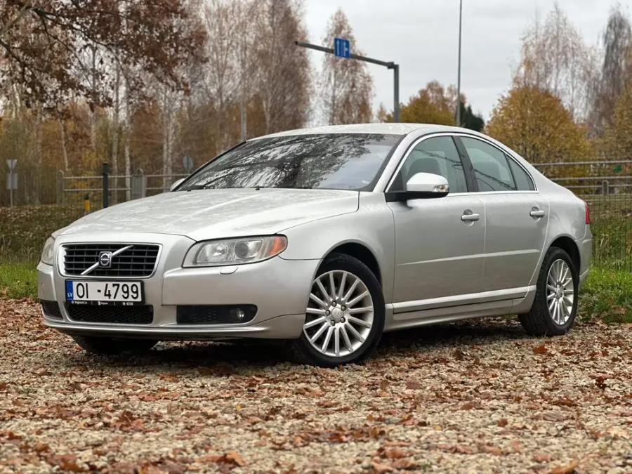 Pelēks Volvo S80 2007 Jelgava, ar dzinēja tilpumu 2.00 L un nobraukumu 247 tūkst. km par 4750 €, foto 1 vietnē AUTOMOTO.COM.LV