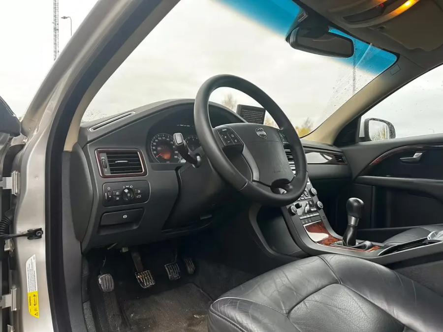 Pelēks Volvo S80 2007 Jelgava, ar dzinēja tilpumu 2.00 L un nobraukumu 247 tūkst. km par 4750 €, foto 9 vietnē AUTOMOTO.COM.LV