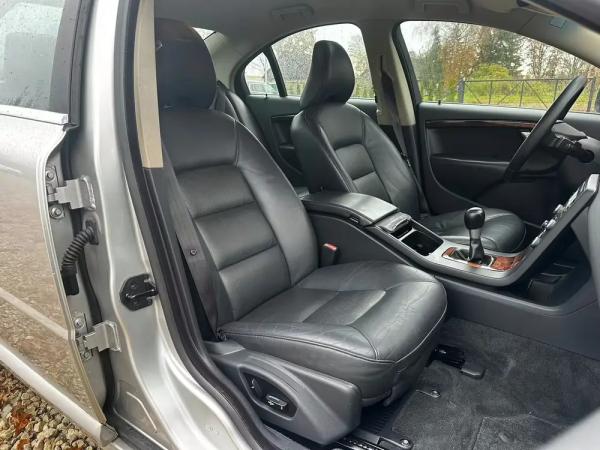 Grey Volvo S80 2007 in Jelgava, with an engine capacity of 2.00 L and mileage of 247 thousand km for 4750 €, photo 9 on AUTOMOTO.COM.LV