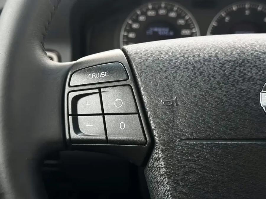 Pelēks Volvo S80 2007 Jelgava, ar dzinēja tilpumu 2.00 L un nobraukumu 247 tūkst. km par 4750 €, foto 24 vietnē AUTOMOTO.COM.LV